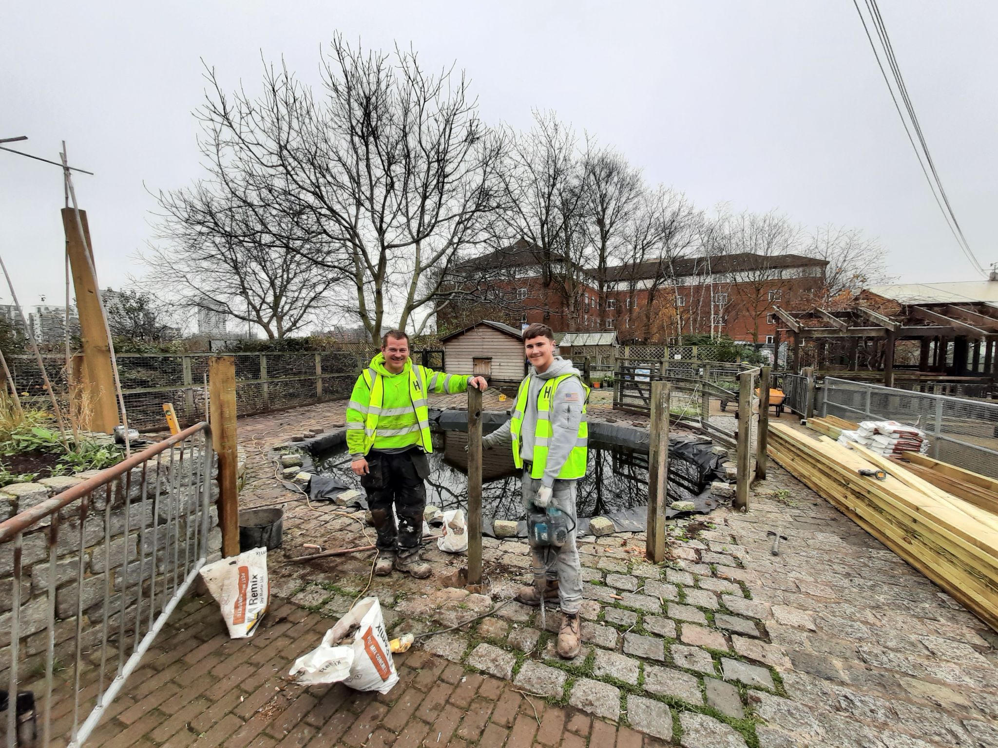 Support for Surrey Docks Farm - HG Construction HG Construction